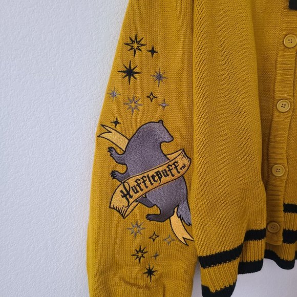 Her Universe | Sweaters | Her Universe Harry Potter Hufflepuff Skimmer ...